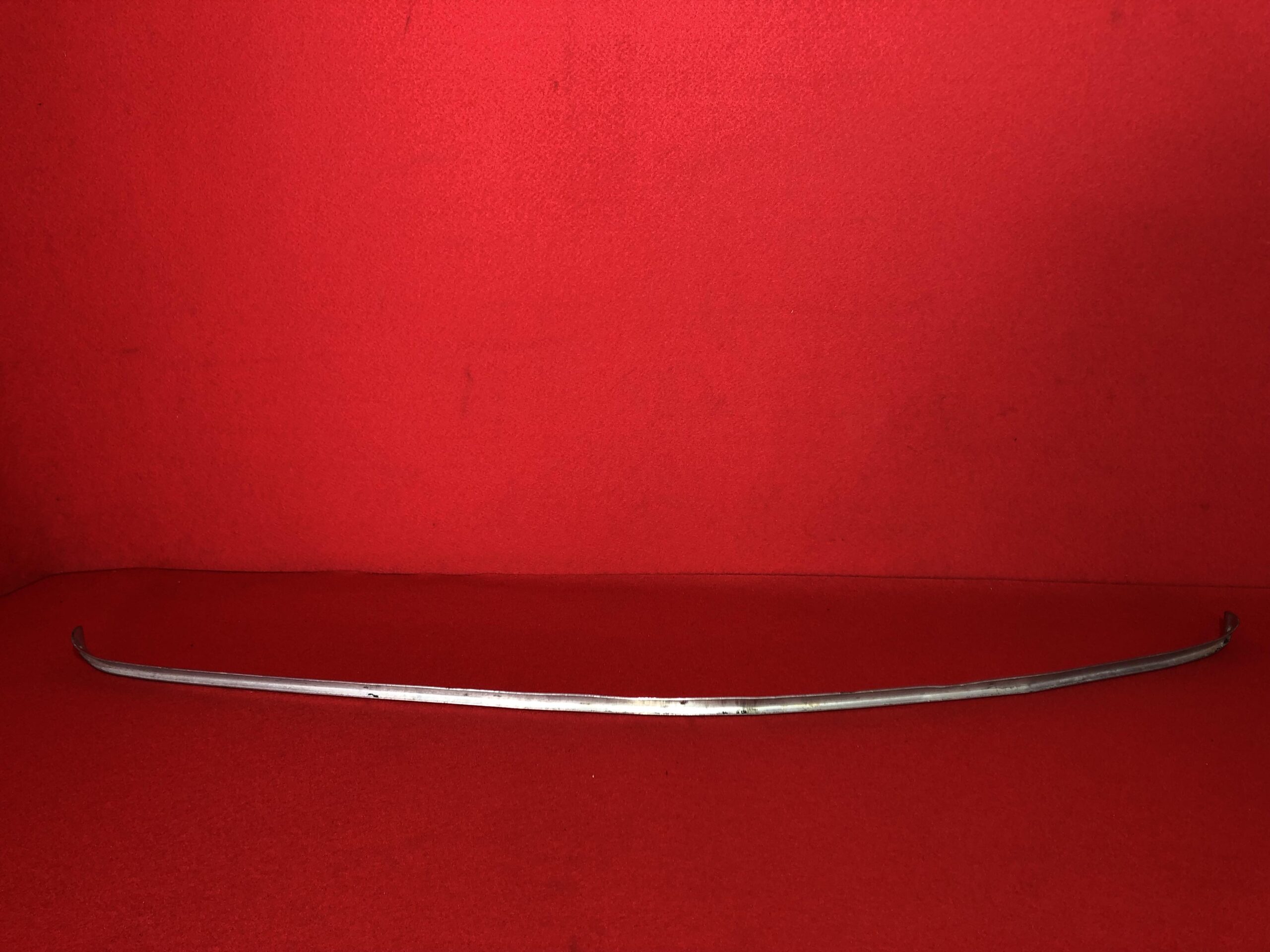 Cornice finissaggio guarnizione sul vano cofano – Classic Vintage Car